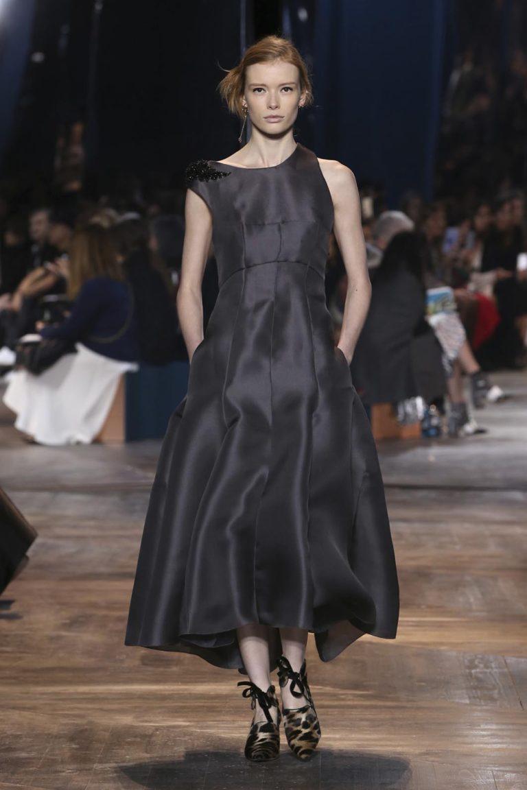Christian Dior - Fashion Week Paris Haute Couture Printemps-Eté 2016 ...